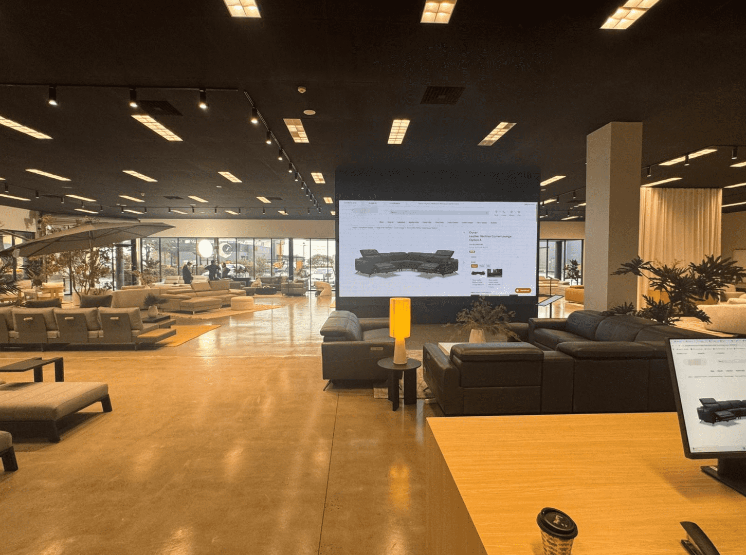 Portable Indoor LED Screen vs Traditional Displays | USER